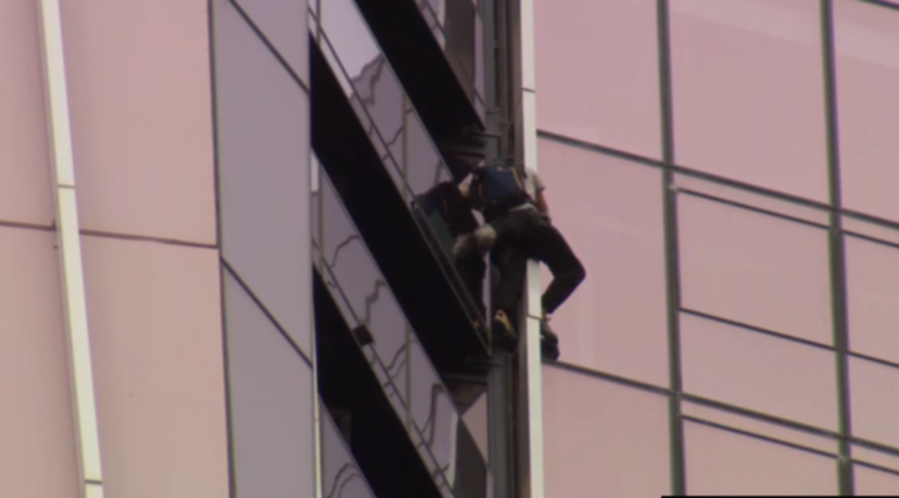This Man Free Climbed A 60-Storey Building In Melbourne!