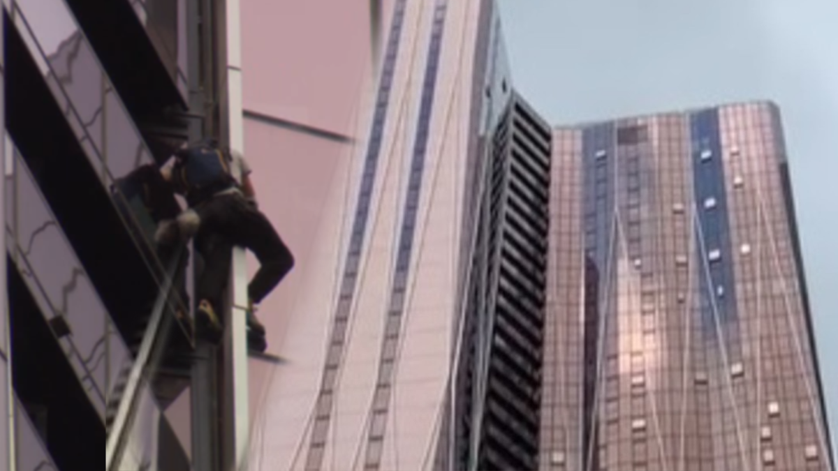 This Man Free Climbed A 60-Storey Building In Melbourne!