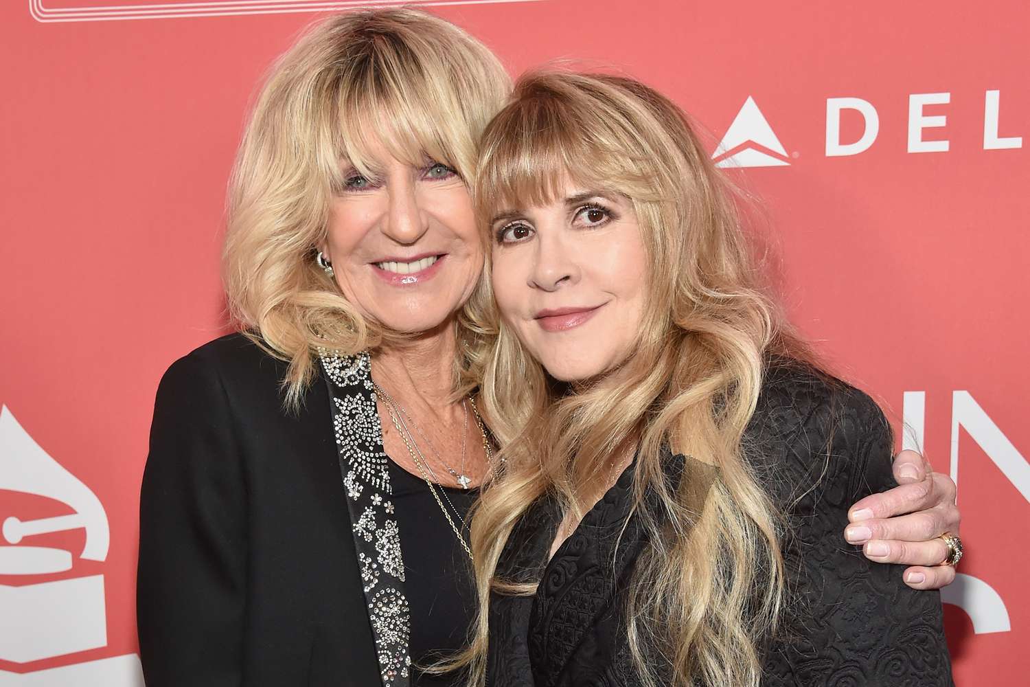 Stevie Nicks Brought To Tears After Taylor Swift Performs Song That ...